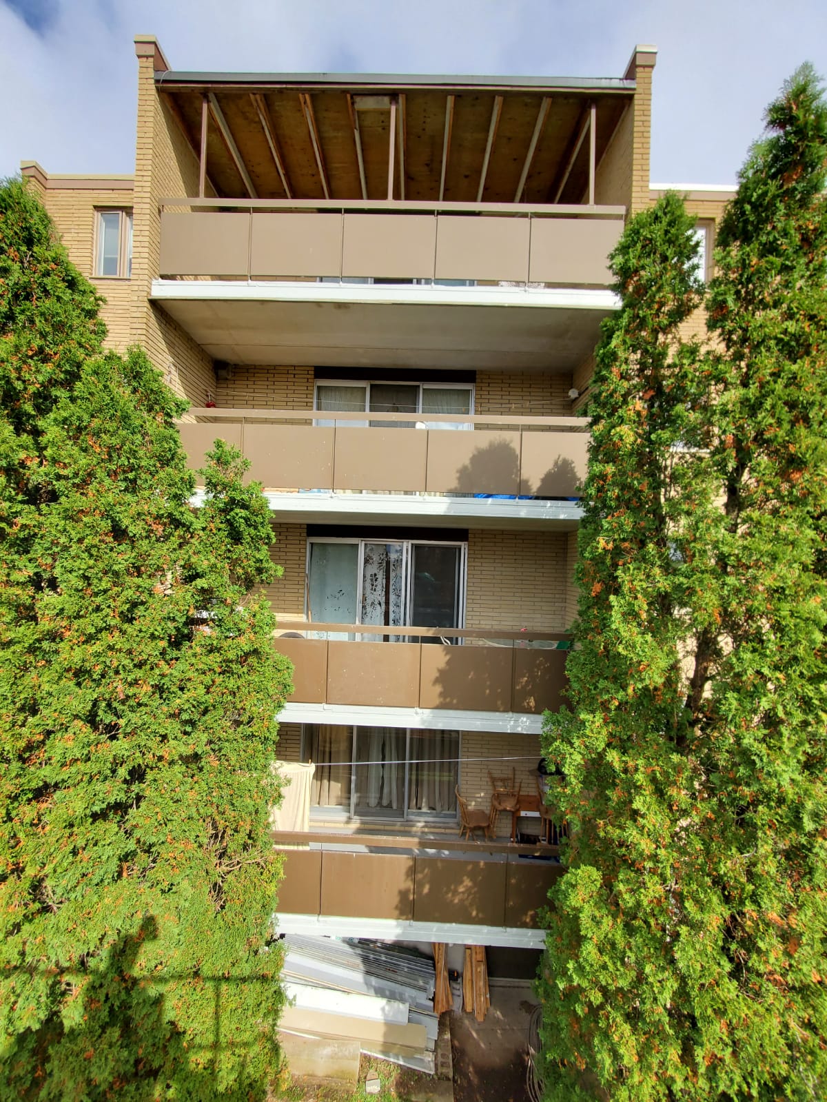 Slab Edge & Balcony Concrete Repair – P.N.K Restoration Inc